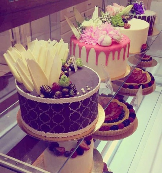 مخبز روز ربن للكيك - كيك الزفاف الرياض